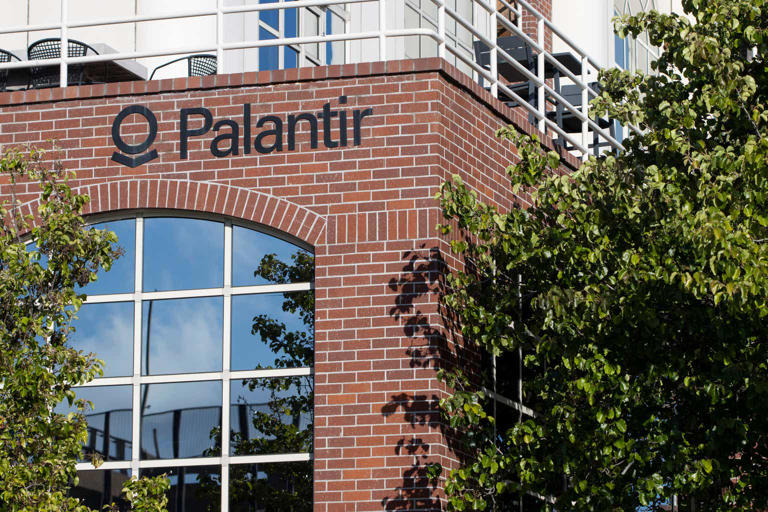 Palantir's AIPCon highlights AI advancements, differentiated approach ...