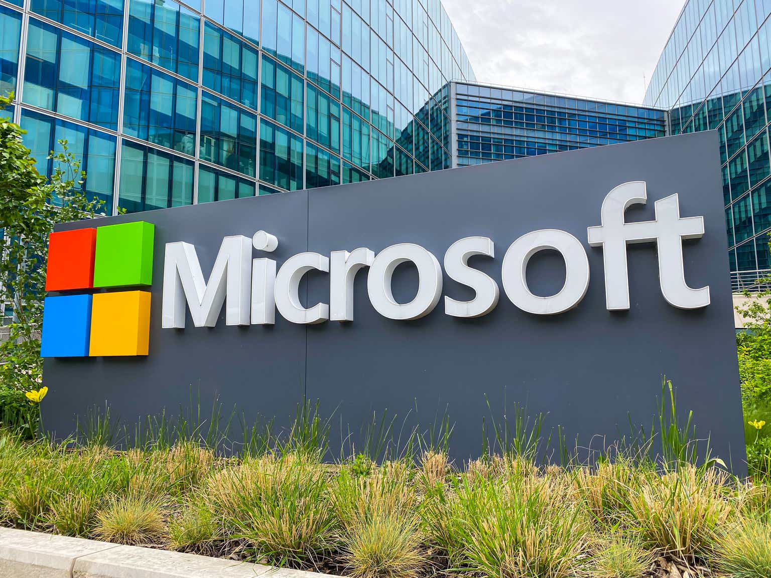 Microsoft's Nebius deal to provide computing power to internal teams to ...