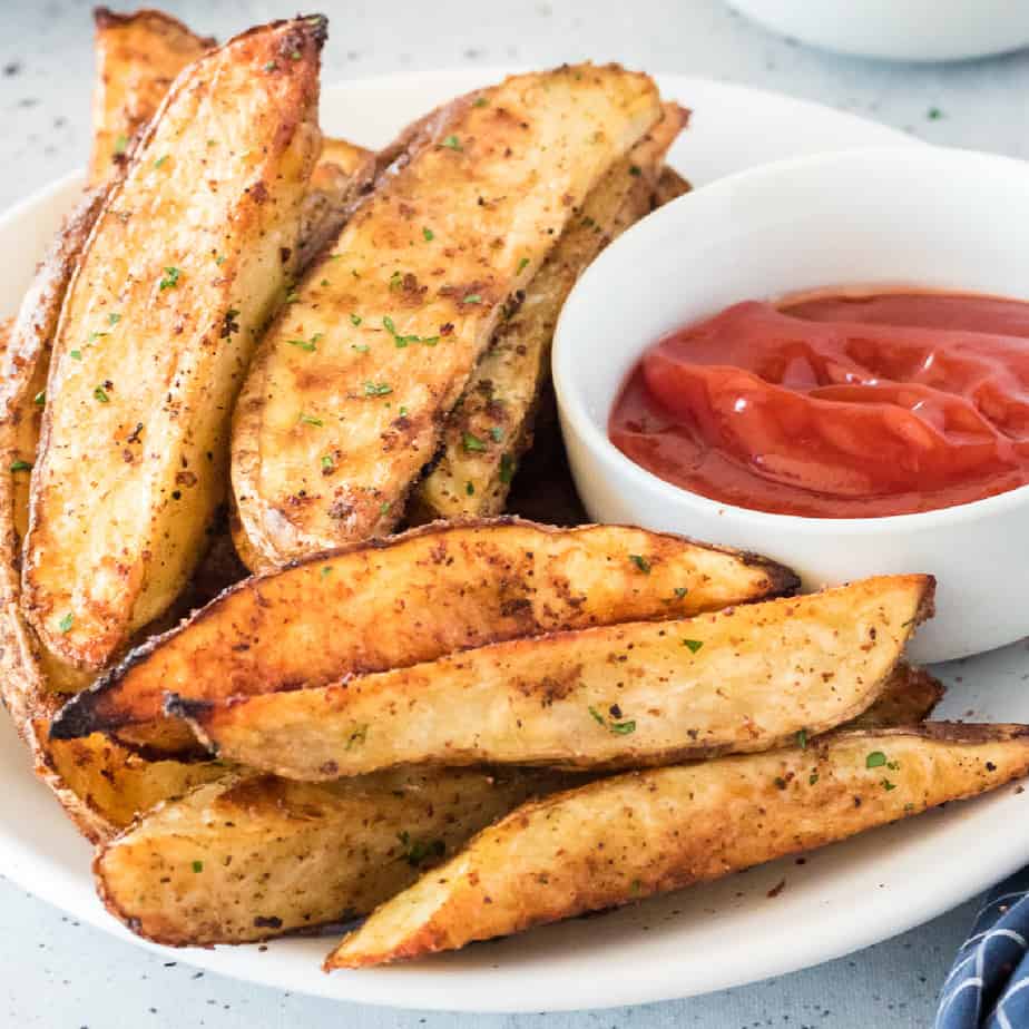 Golden Crispy Baked Potato Wedges