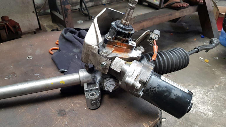 Cara ini bisa deteksi gejala power steering elektrik mobil bekas rusak