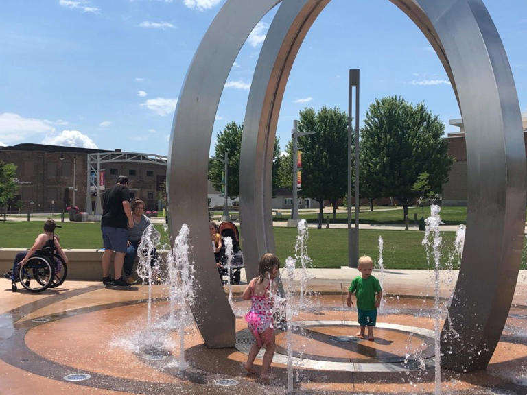 Splash Pads, Spray Pads, Spraygrounds and Wading Pools in the Stateline