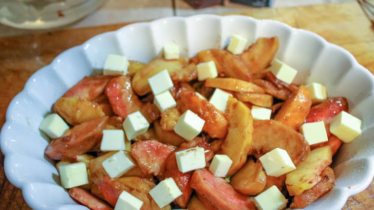 For A Simple Dessert, These Maple Brown Sugar Peaches Are Amazing