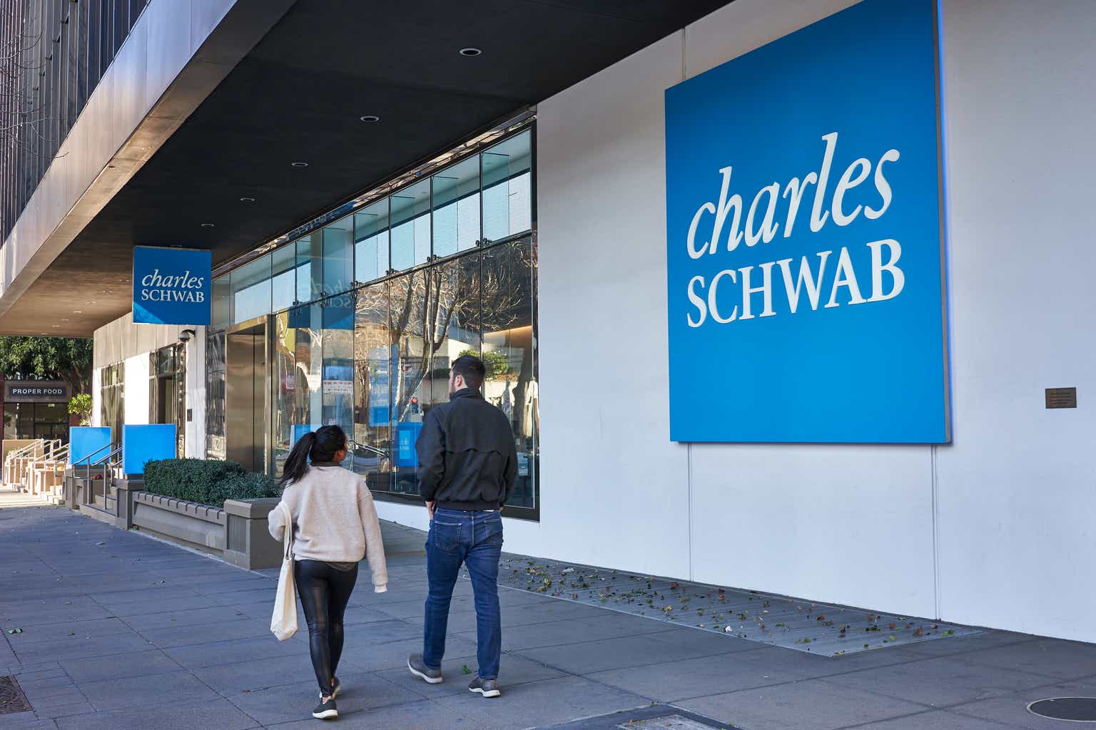 Schwab Trading Activity Index drops in April as retail clients turn ...