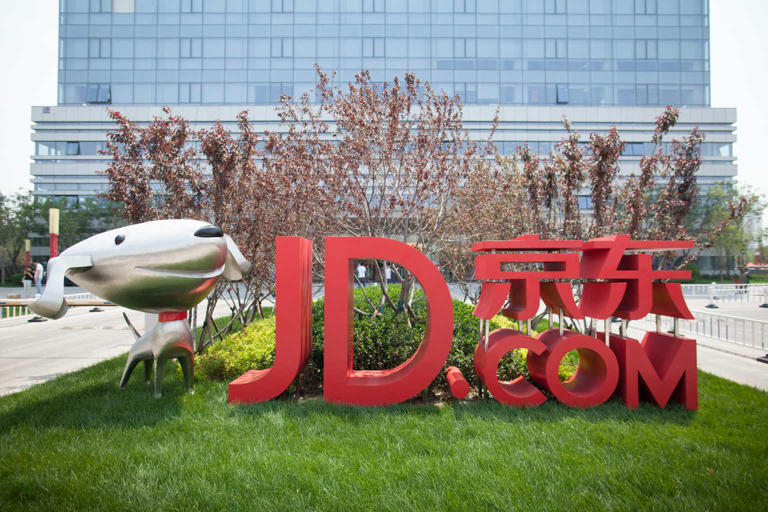 JD.com continues to benefit from strong business momentum in Q2