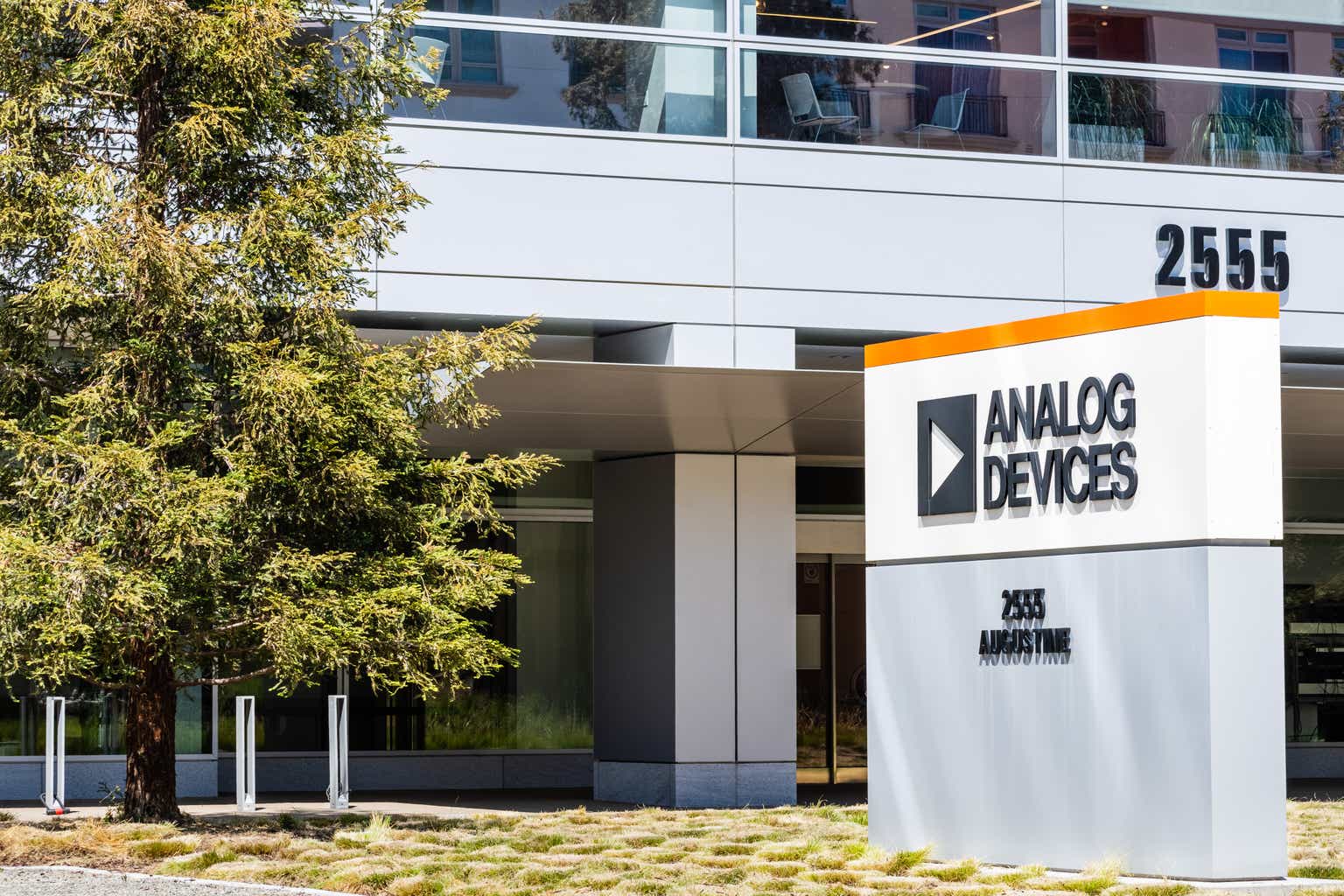 Analog Devices' Q2 results, Q3 outlook exceed expectations