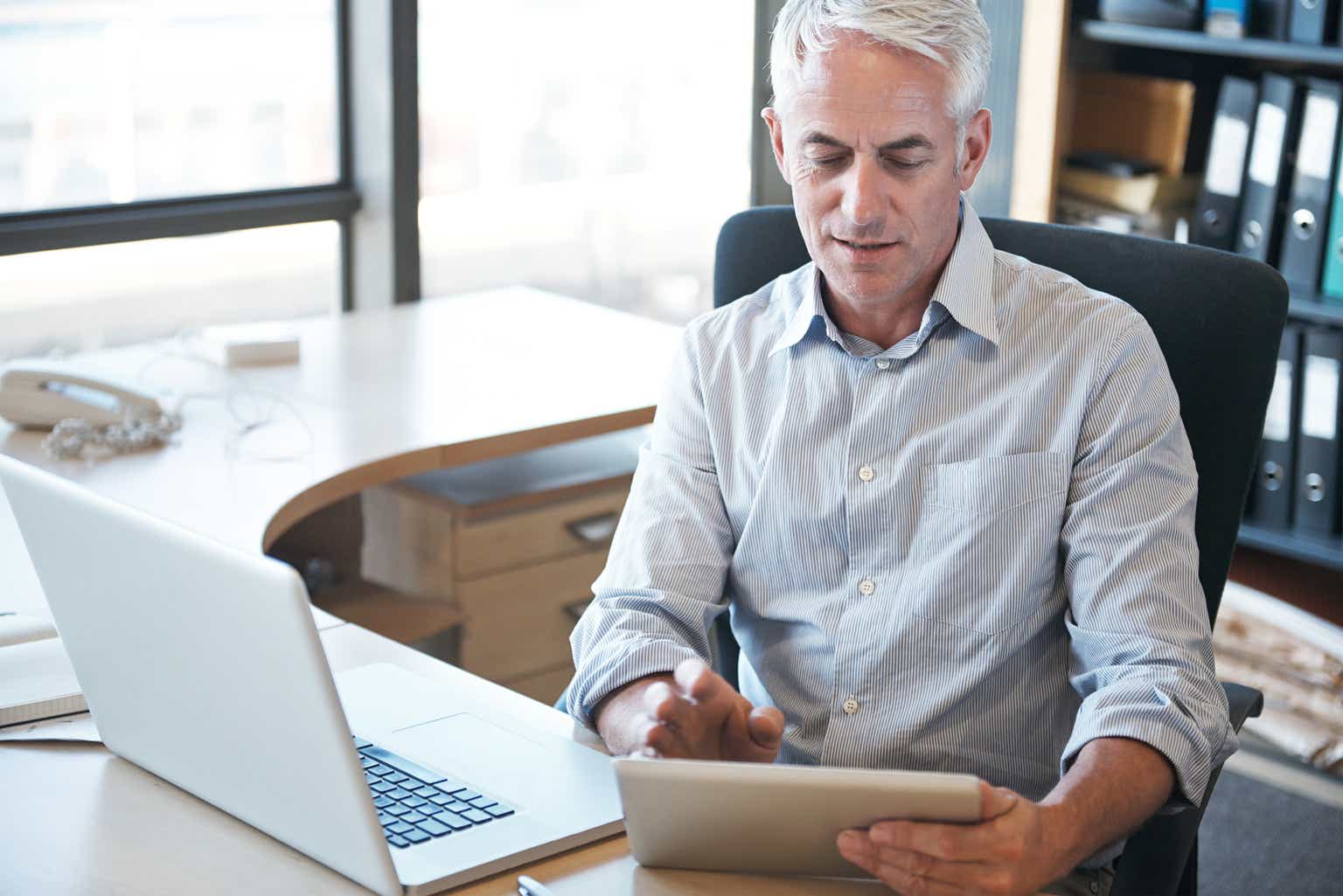 Evolus projects $345M-$355M revenue for 2025 with new product launches