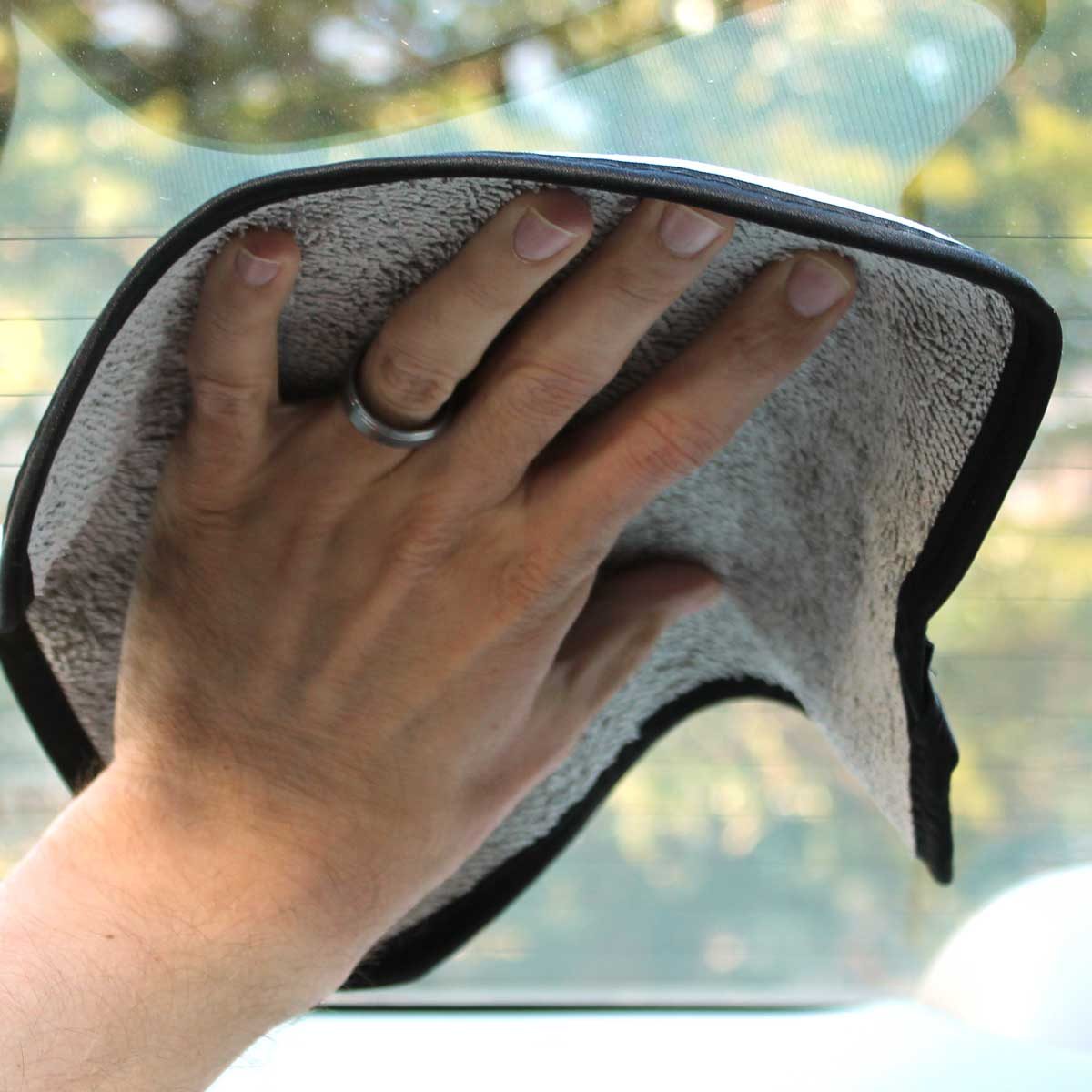 The Best Way to Clean Inside Car Windows