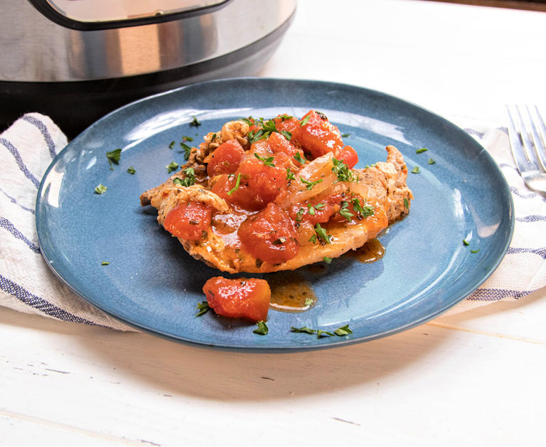 This Instant Pot Pork Pizzaiola Recipe is a Must-Try Dinner