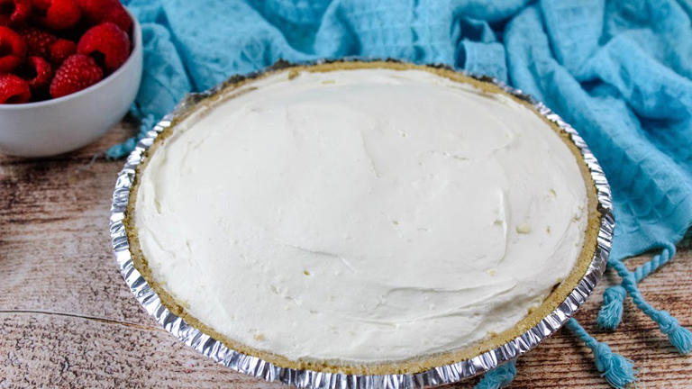 This Cheater Cheesecake Is A Little Different From Most No-bake ...