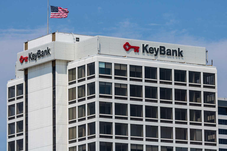 HoldCo takes $140M stake in KeyCorp, pushes for CEO exit - report