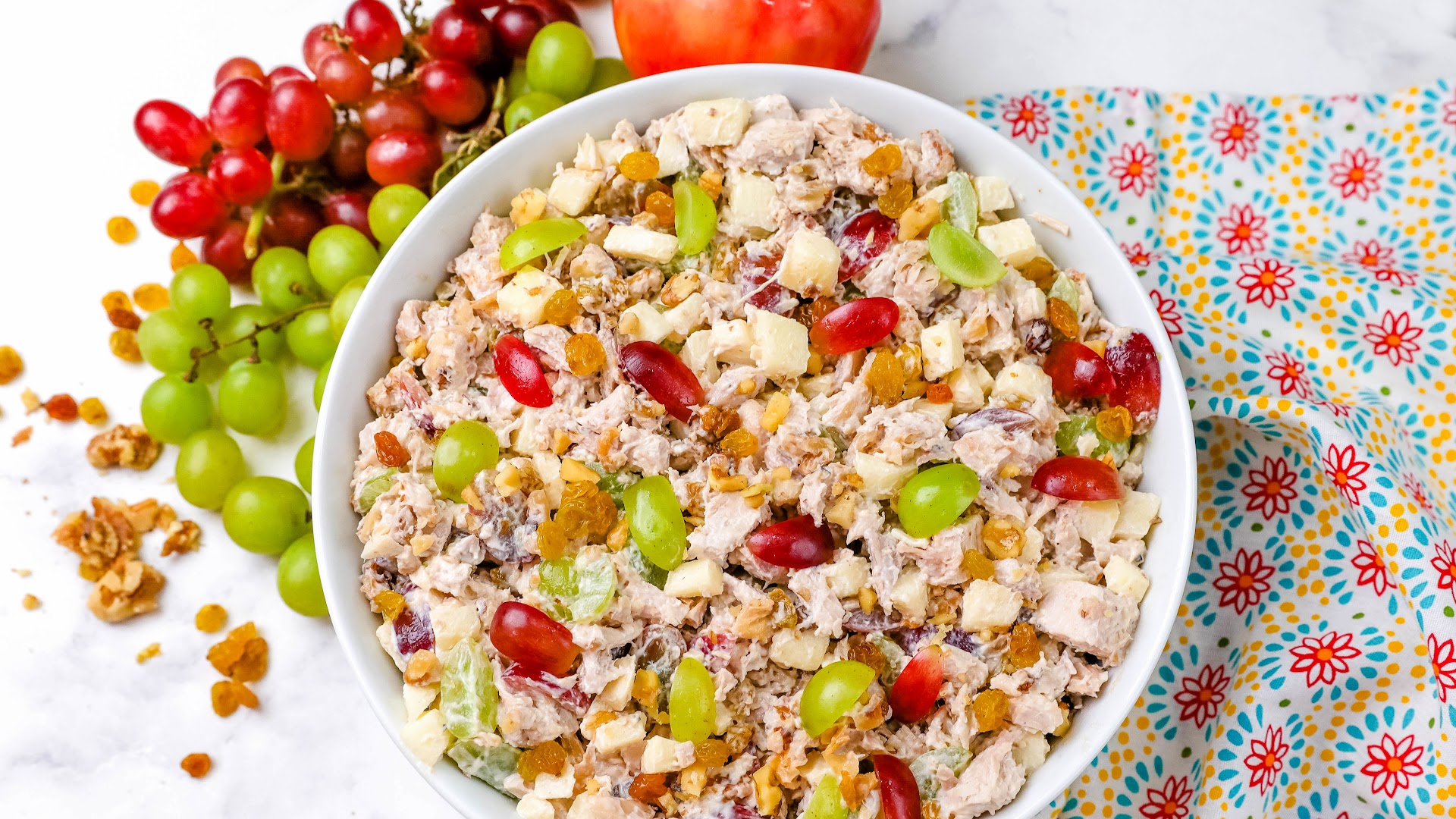 Wow, this chicken salad is full of flavor! Chicken salad Waldorf wannabe