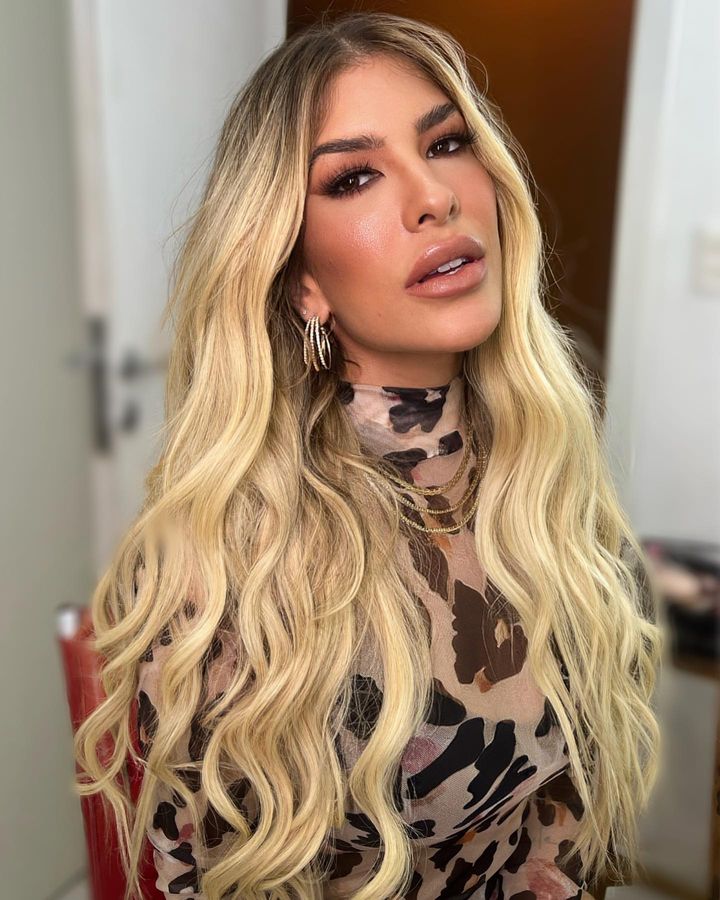 Lore Improta fala sobre tombo no desfile da Viradouro: "Me fez perceber o quanto sou amada"