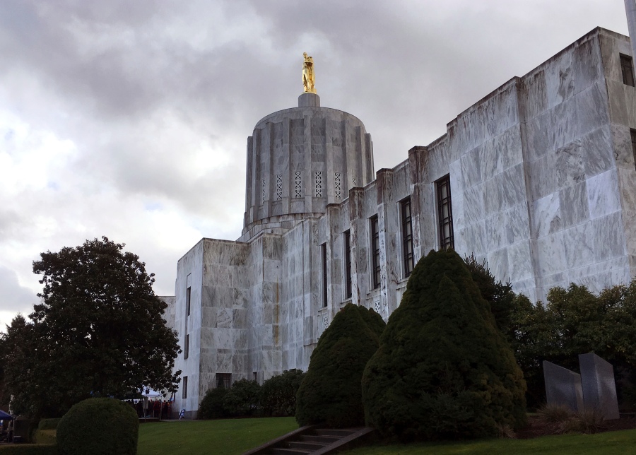 Oregon lawmakers gear up for first legislative session of 2025