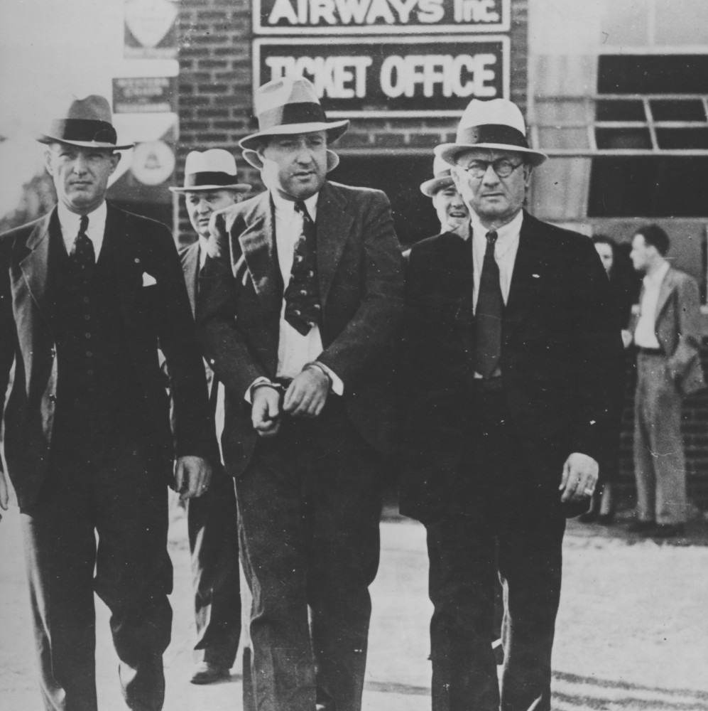 Who are the most infamous mobsters and gangsters?