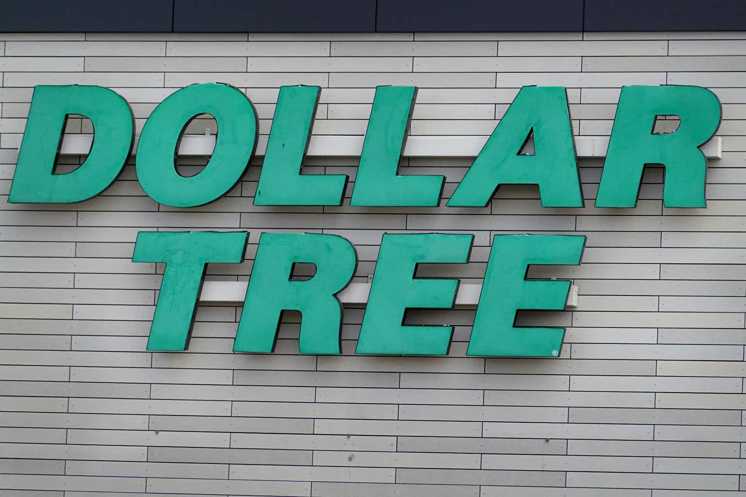 Dollar Tree names Stewart Glendinning as CFO