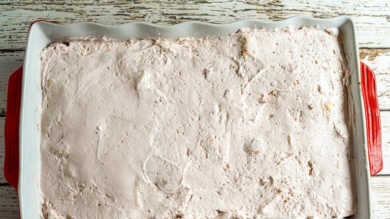 This No-bake Strawberry Cake Reminds Us Of A Sheet Cake Version Of A Trifle