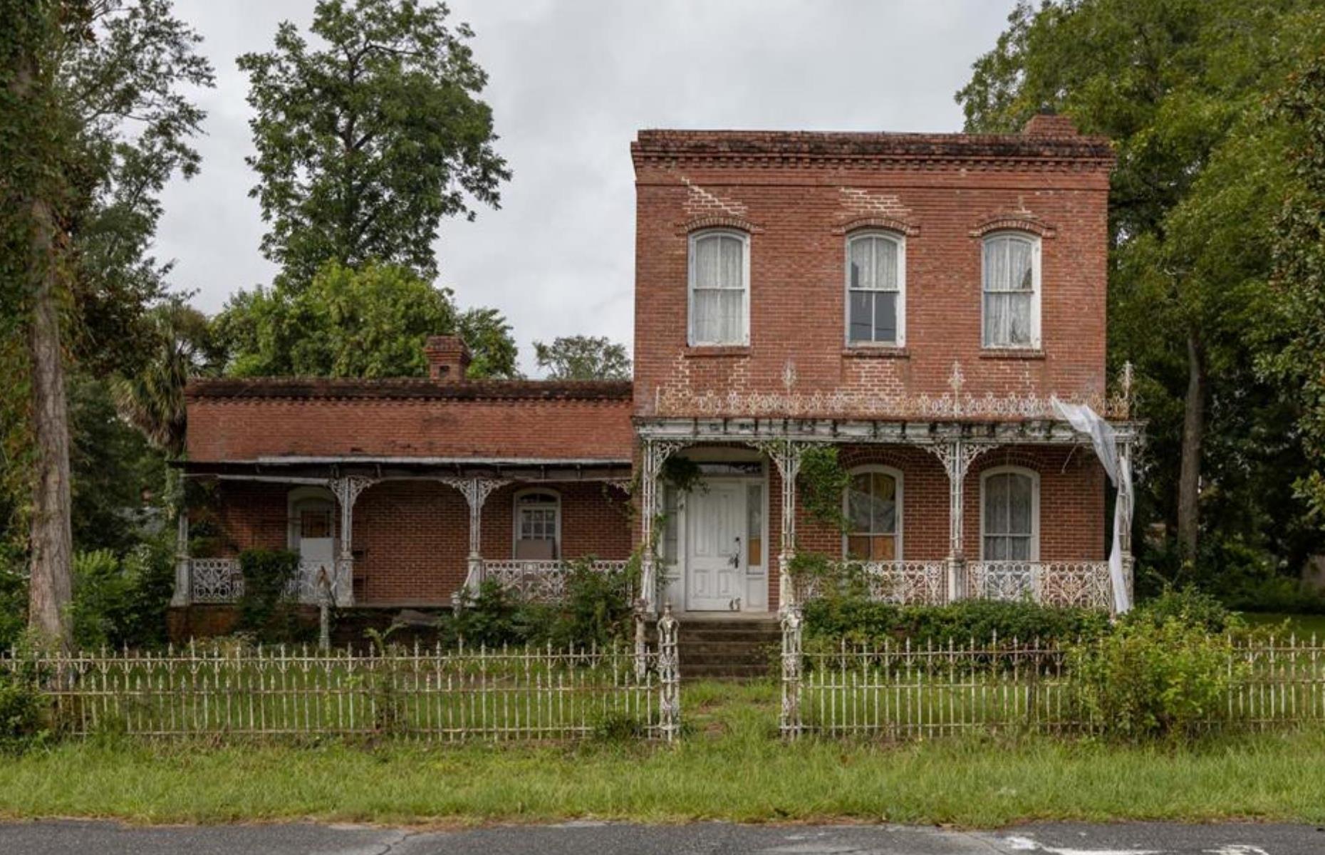 The tragic tale of an abandoned home built by a steamboat captain