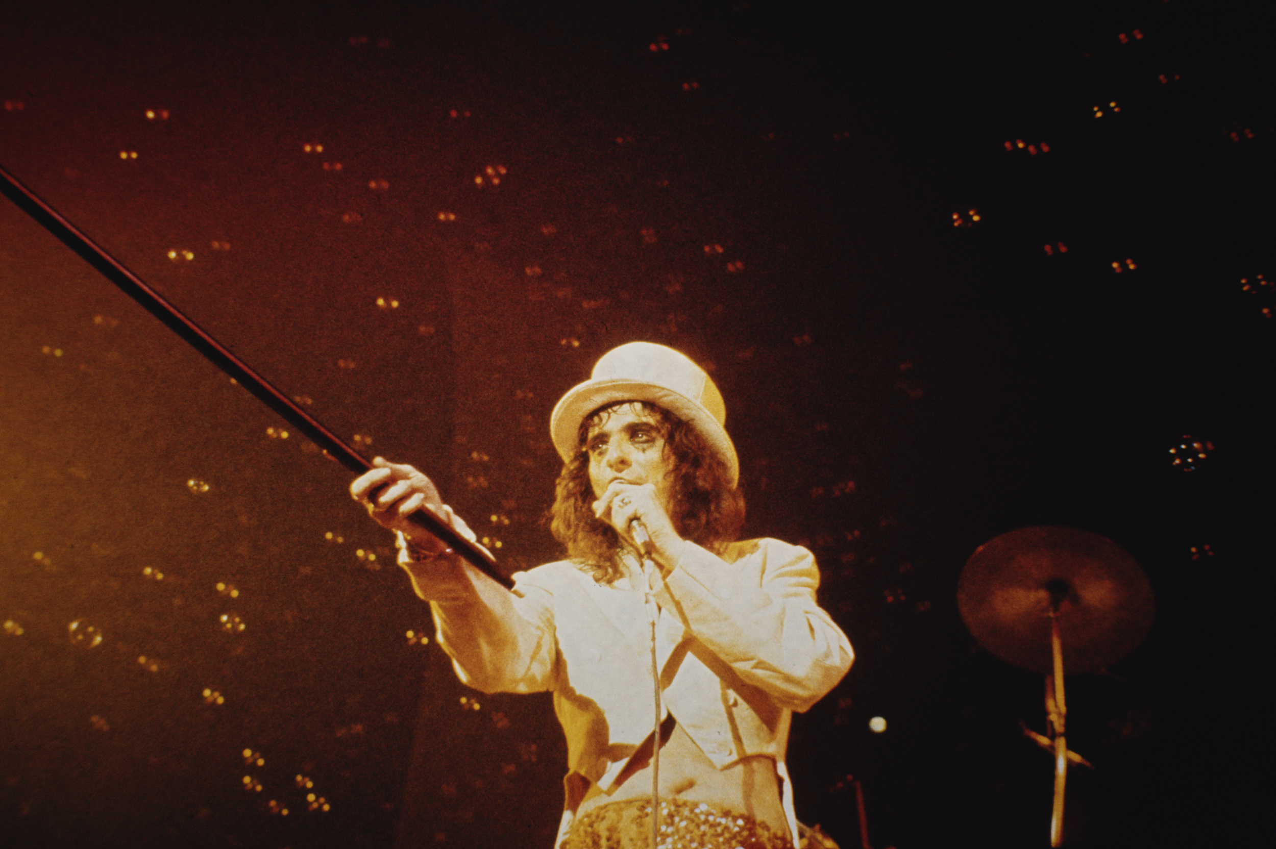 20 notable songs about school life