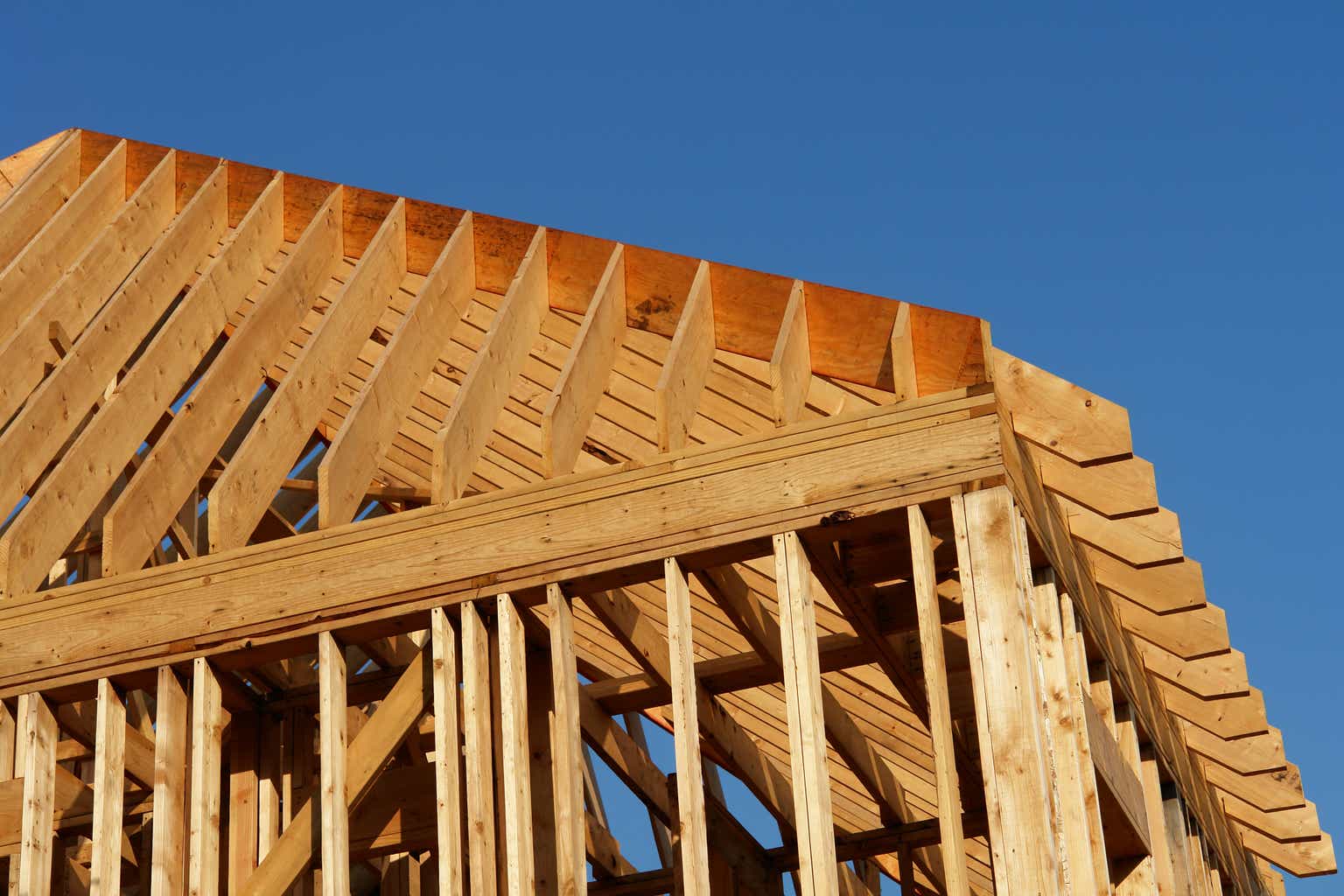 UBS: U.S. lumber tariffs could add $8,900 to cost of building a home