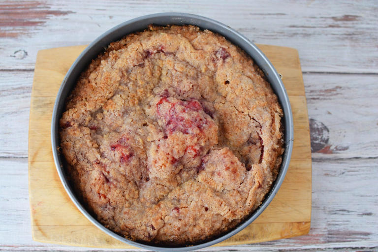 Make this raspberry coffee cake for brunch