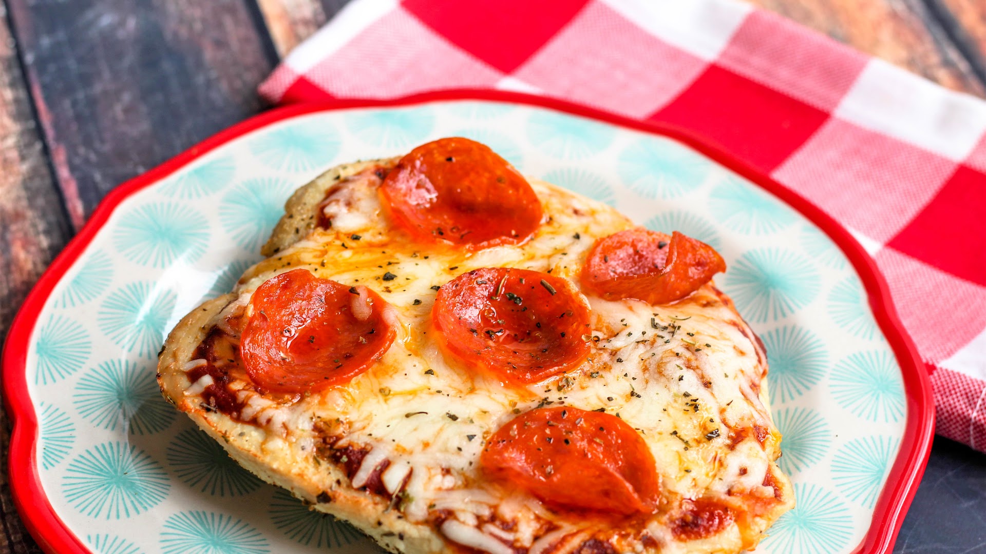 The Blend Of Seasonings In Robyn's Creative Air Fryer Chicken Pizza Is ...