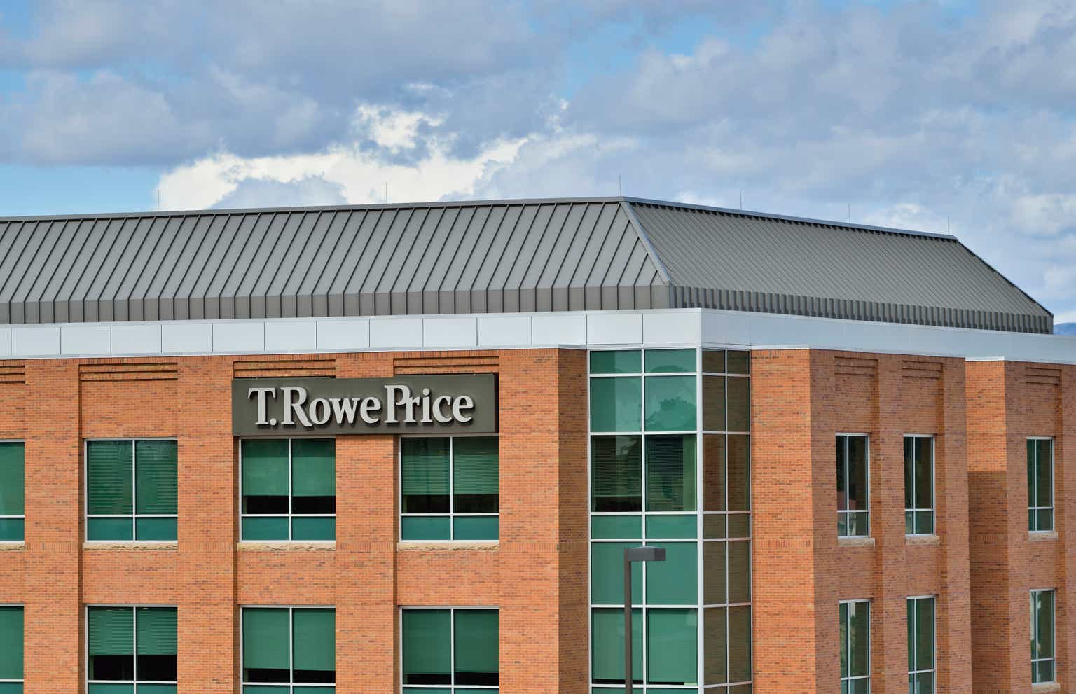 T. Rowe Price's chief operating officer leaves; creates new tech/data ...