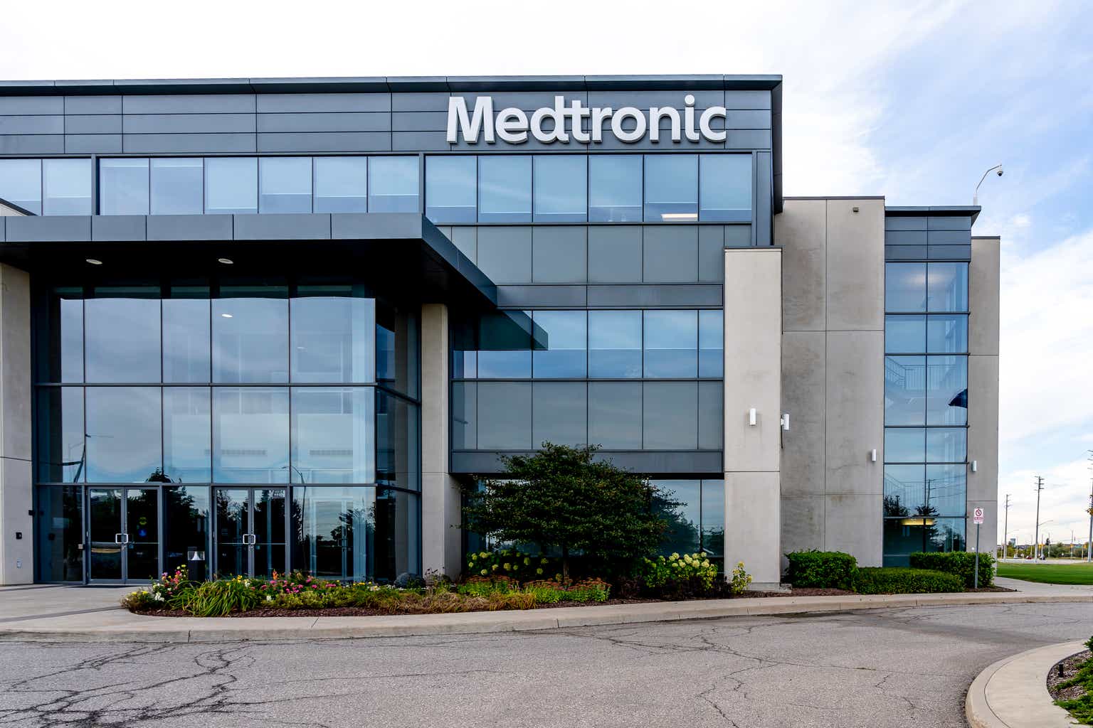 Medtronic shares uptick for eight consecutive sessions
