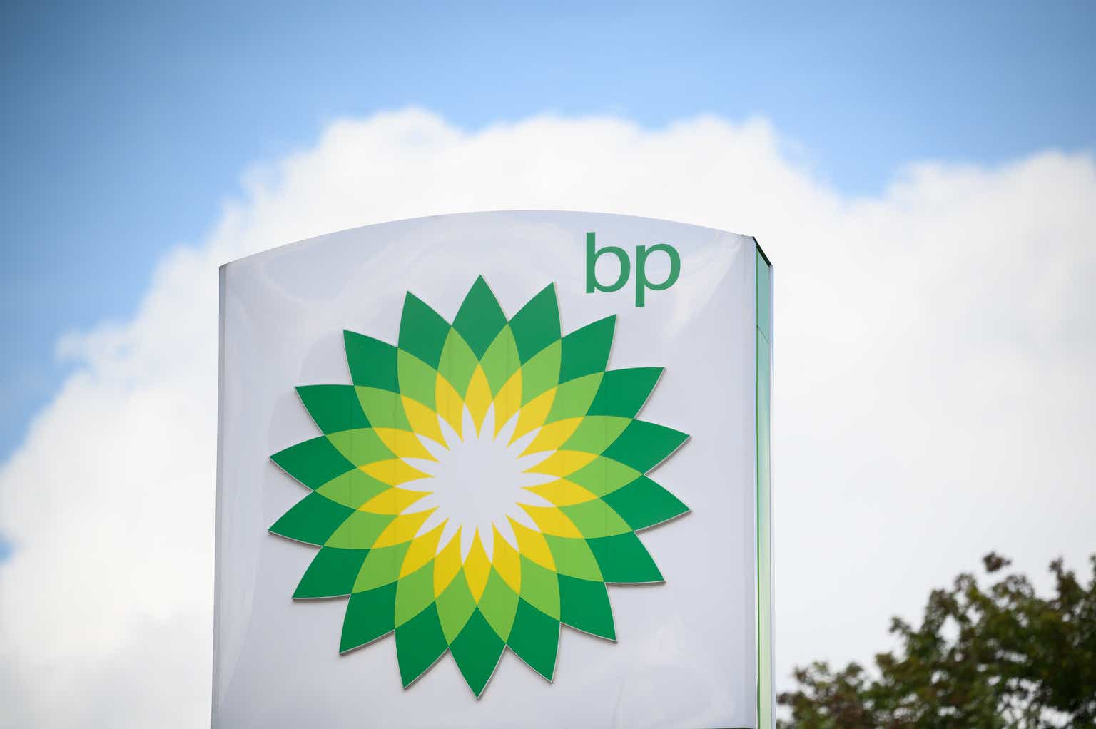 BP to expand board as part of pivot back to oil and gas - FT