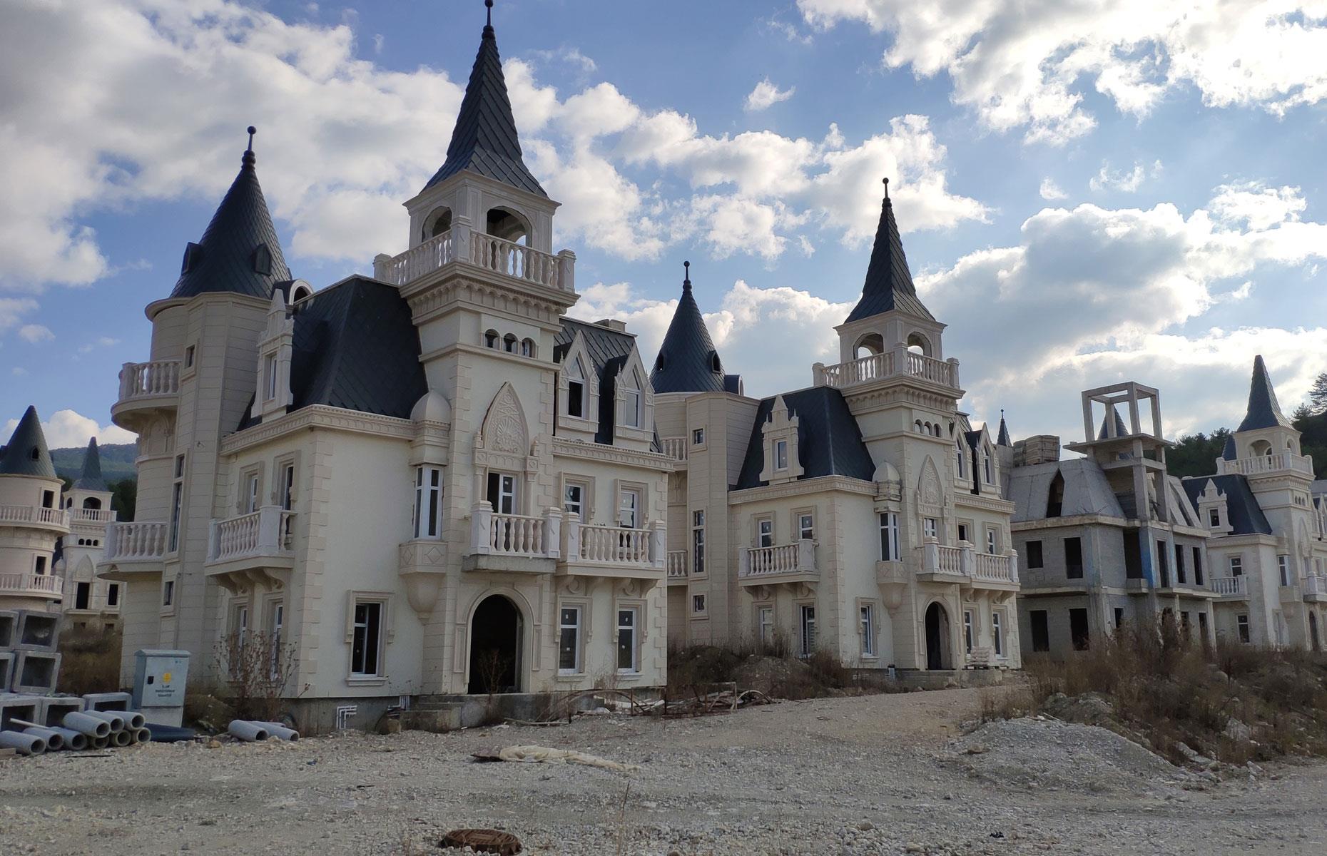 Inside a ghost city of abandoned luxury castles