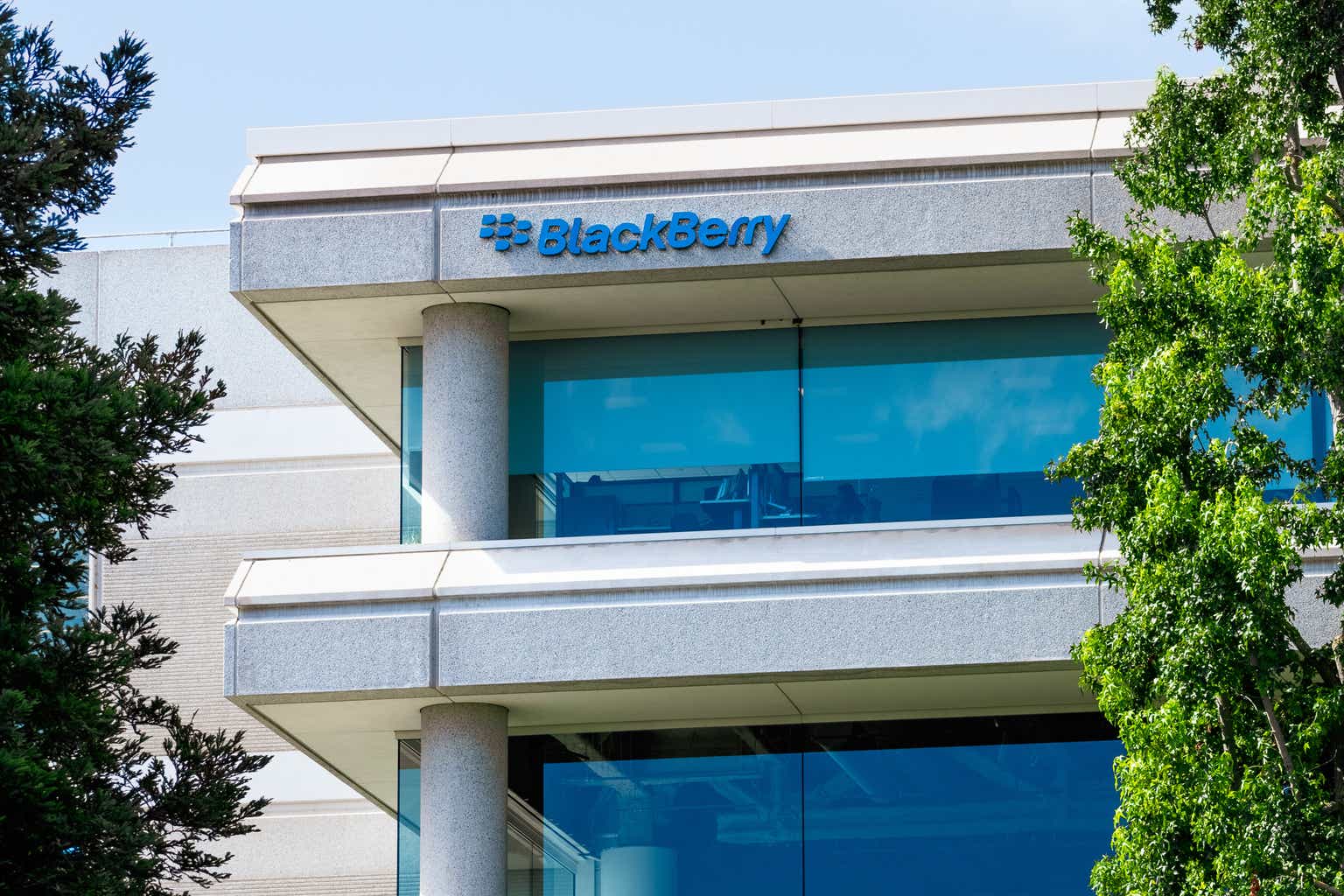 BlackBerry rises as its division collaborates with Microsoft