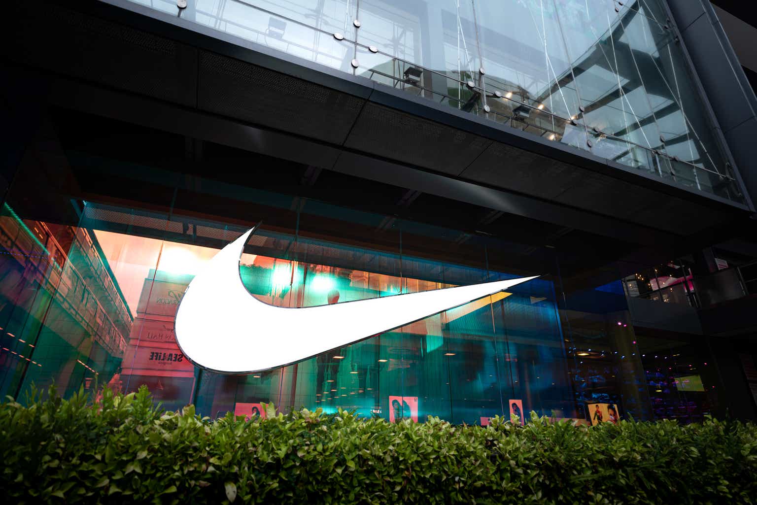 What exactly is a snoafer, and why is Nike targeting this new footwear ...