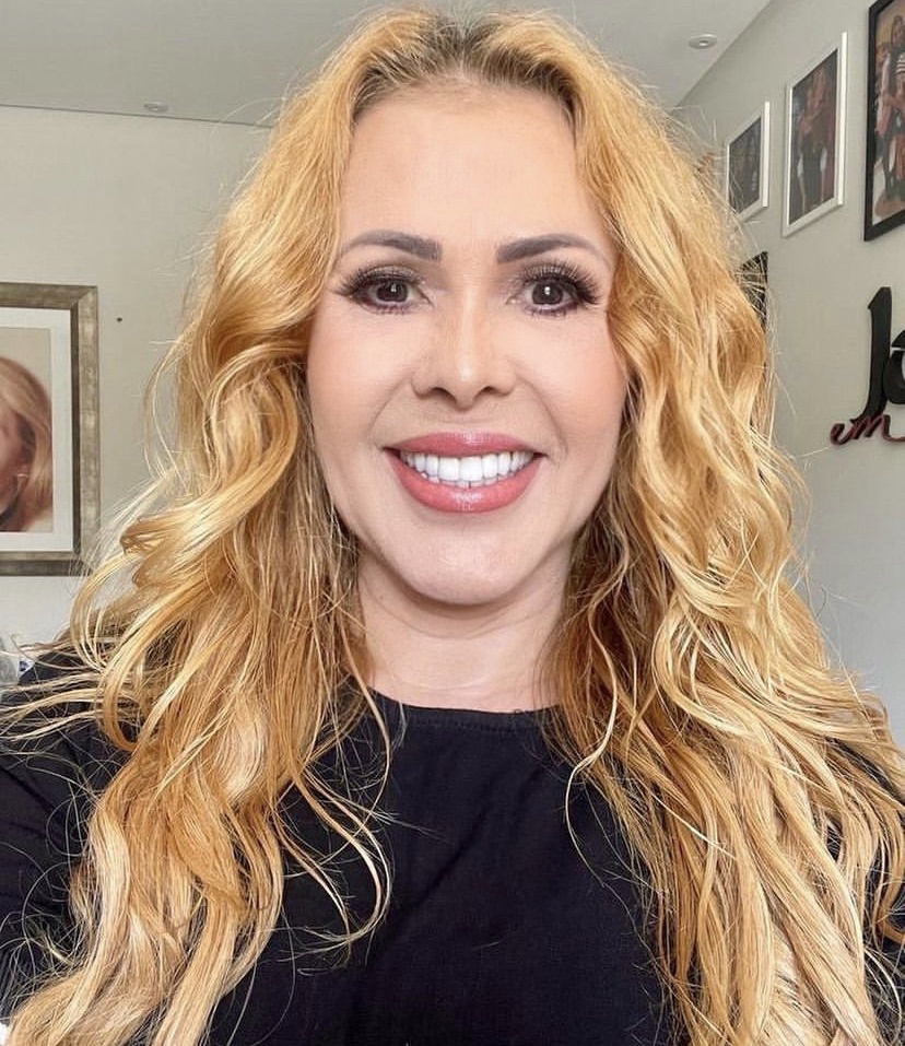 Joelma passa mal antes de show e preocupa fãs durante gravação de DVD Joelma passa mal antes de show e preocupa fãs durante gravação de DVD