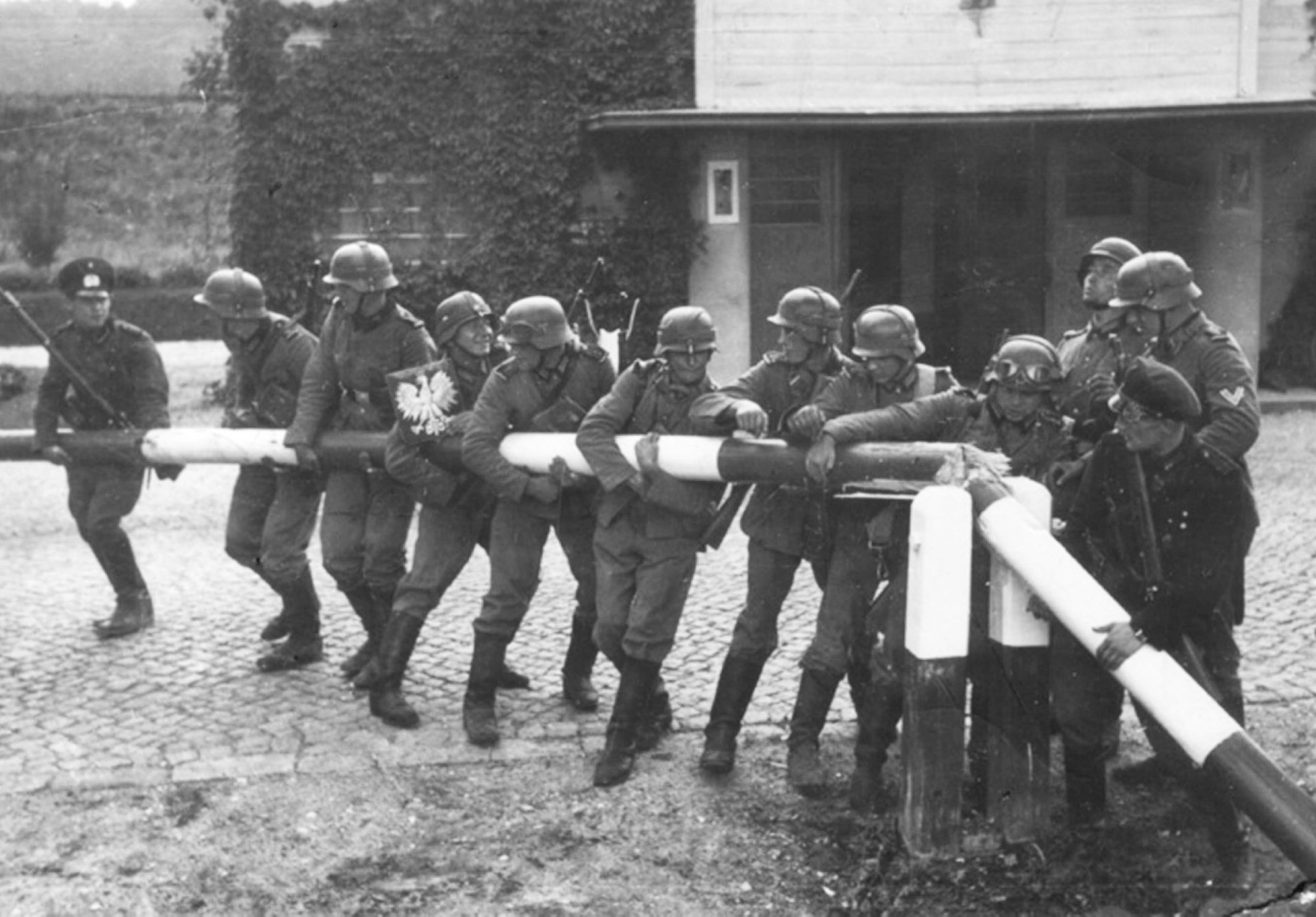 How a group of beer hall thugs became one of the most sinister ...