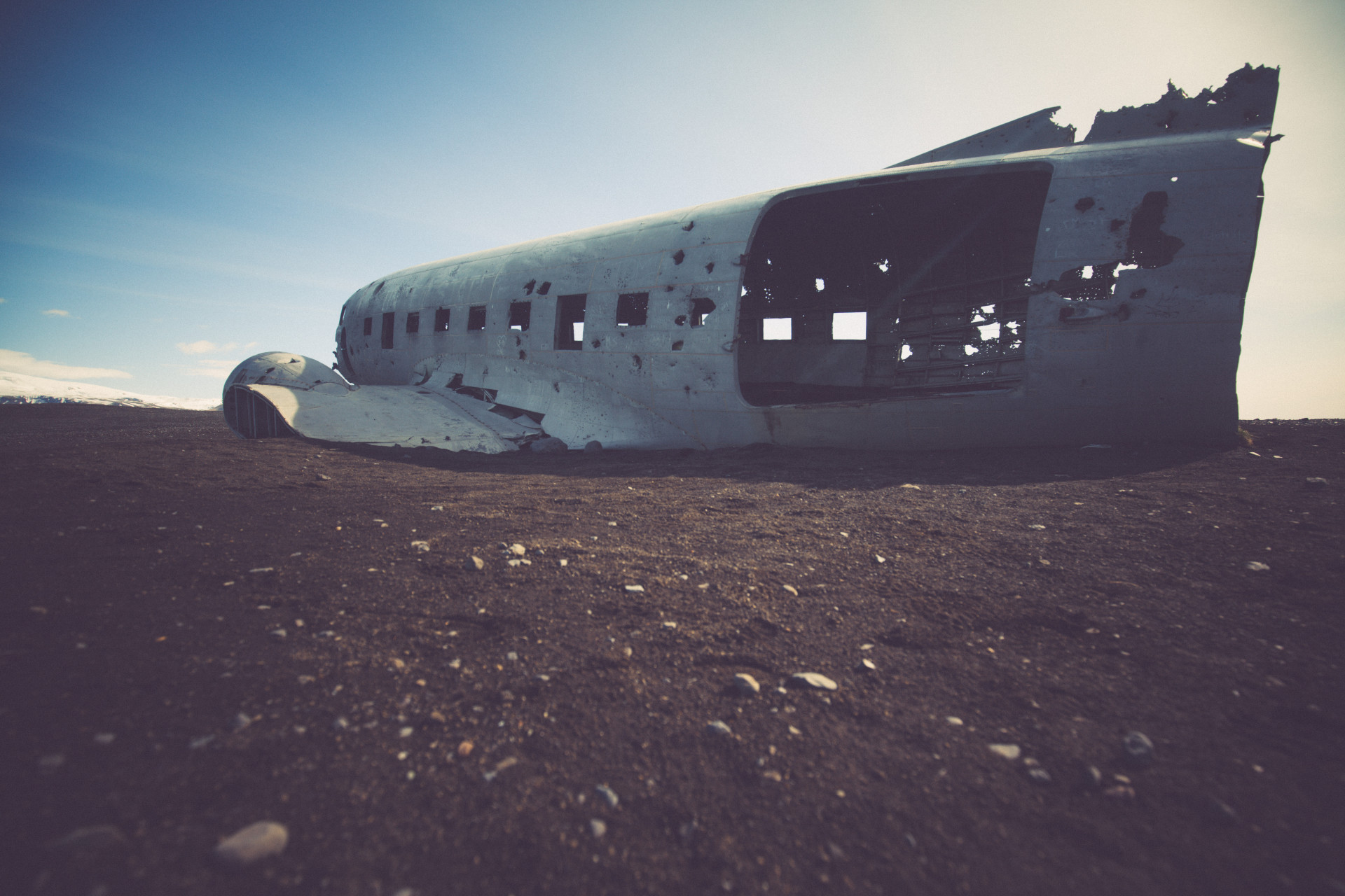 Emergency guide: Essential tips for surviving an airplane crash