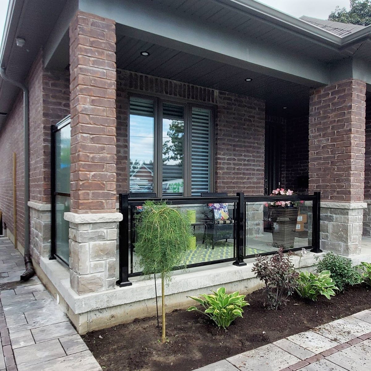Modern Porch Railing Designs to Elevate Your Outdoor Space with Style