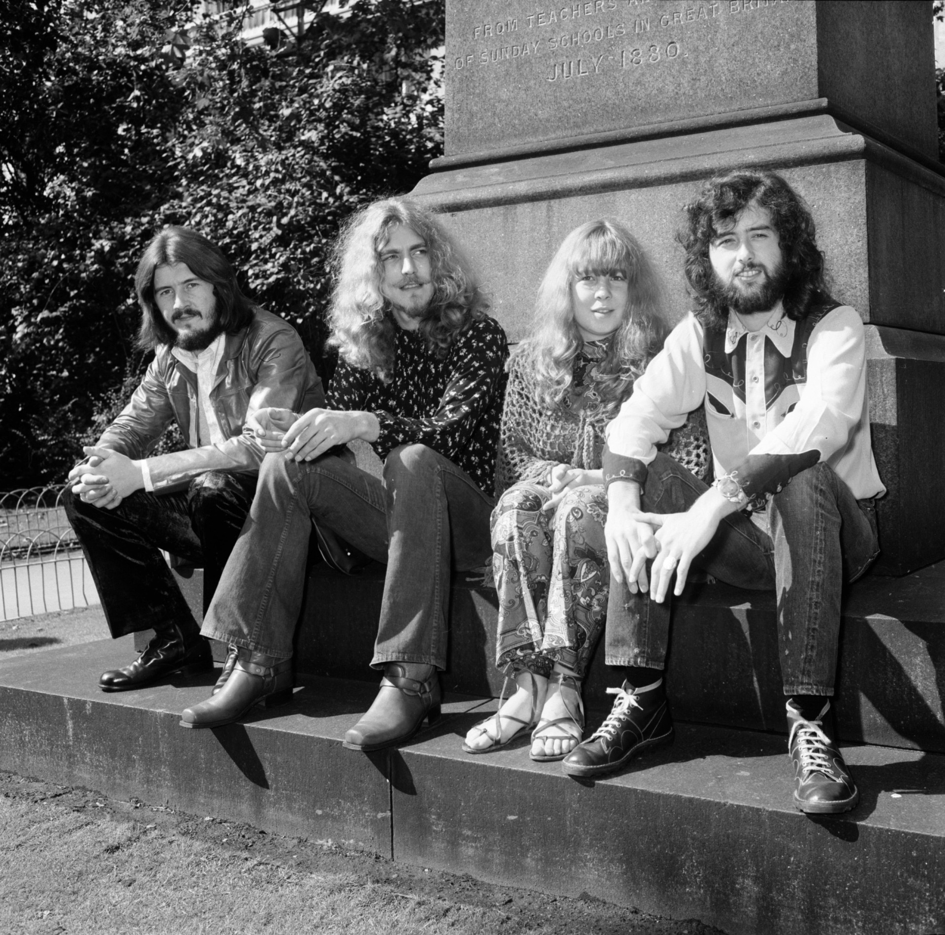 Surprising song cameos by famous musicians