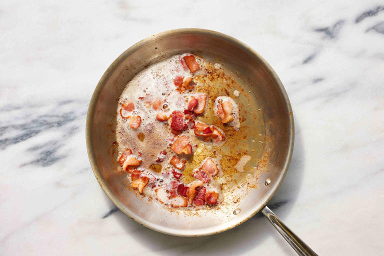 How long does bacon grease last? An expert explains