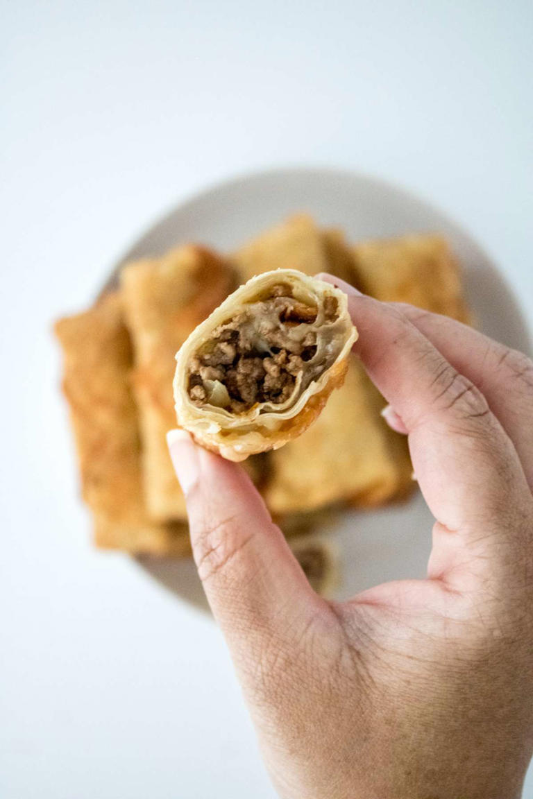 Easy Bacon Cheeseburger Egg Rolls Recipe