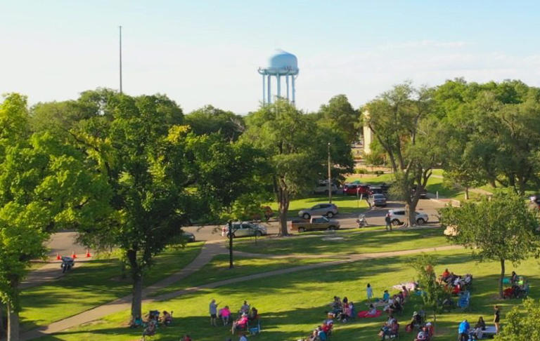 Amarillo Parks and Recreation Department hosts Martin Road Park clean ...