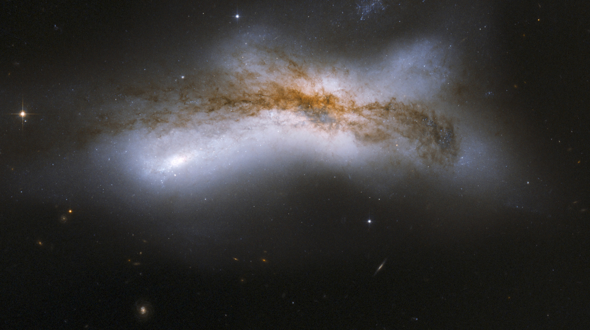 À la découverte des 10 plus vastes galaxies de l'Univers