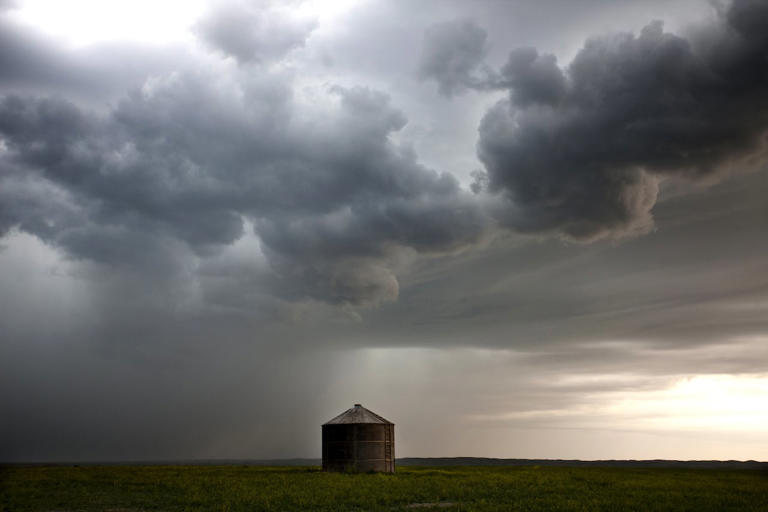 Severe thunderstorm warnings issued for parts of southeastern Manitoba Severe thunderstorm warnings issued for parts of southeastern Manitoba