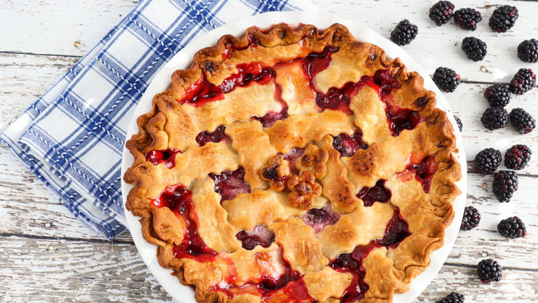 This Easy Black Raspberry Pie Is Perfect For Summer - Wild Black ...