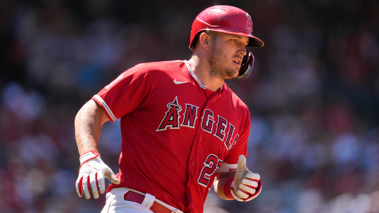 Angels star Mike Trout moving from centre to right field in hopes of ...