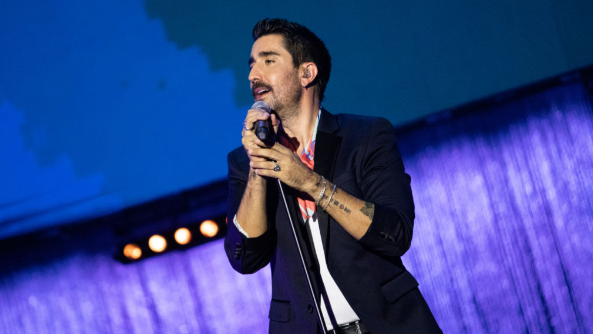 Álex Ubago se pone romántico tras 12 años de amor: “Gracias por estar ...