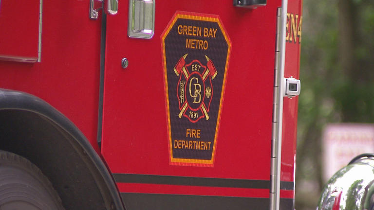 Fire in basement of west-side Green Bay home displaces 4 people