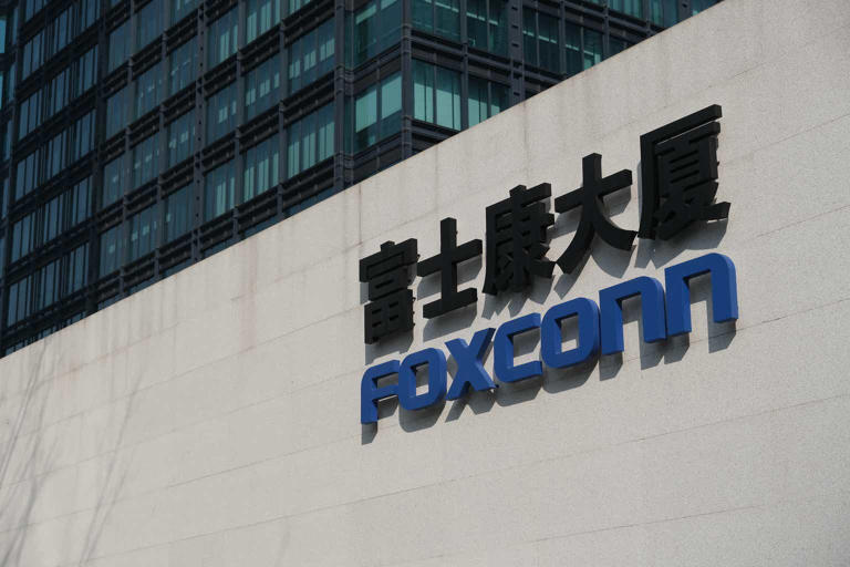 Foxconn subsidiary prepares to expand production in Vietnam - report