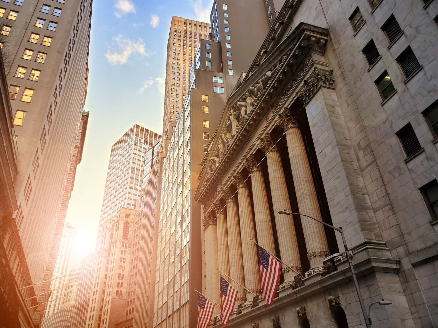 S&P 500, Nasdaq end in the red as tech suffers, traders weigh in Middle ...