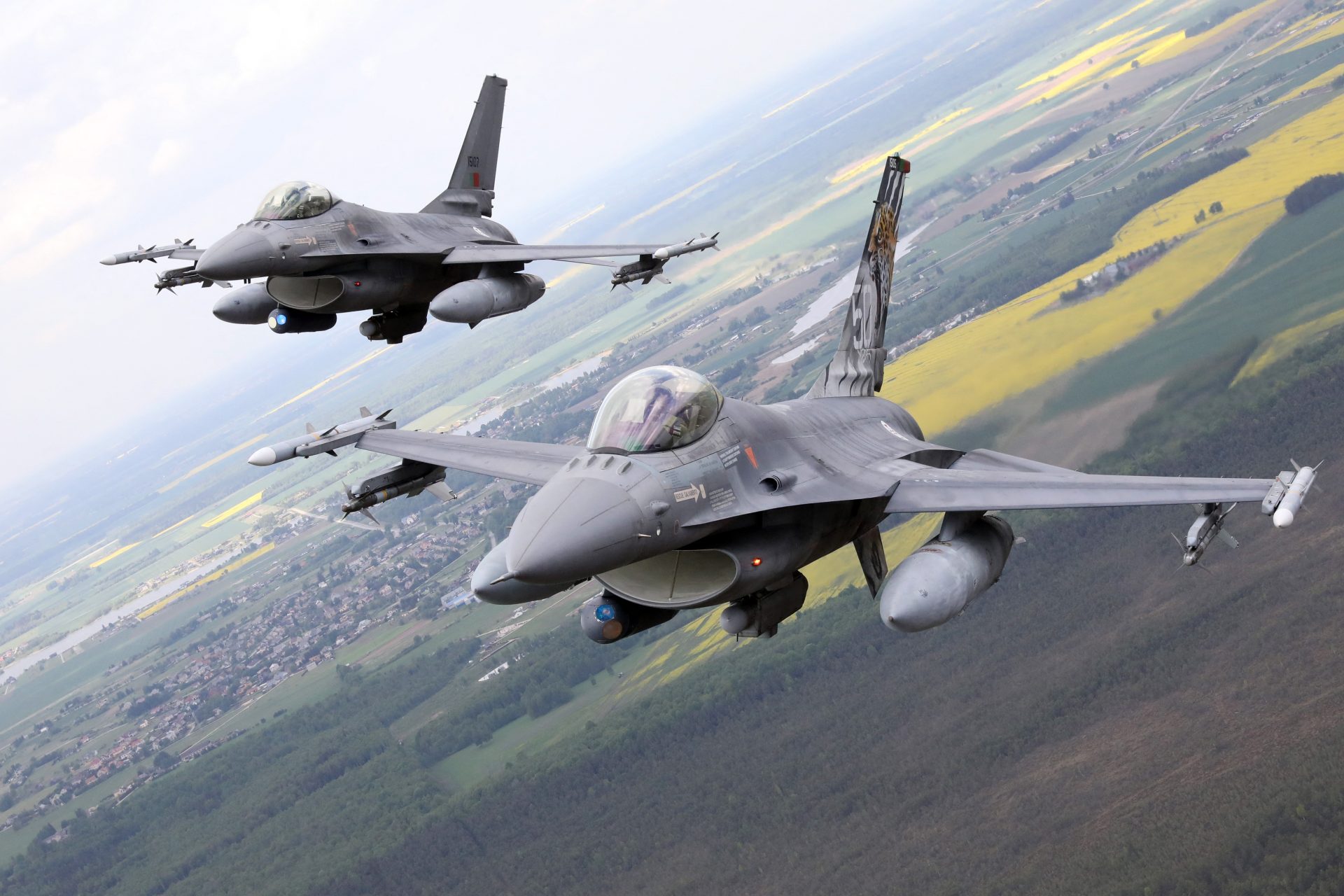 Ukrainian forces are deploying F-16 fighter jets to strike at Russian ...
