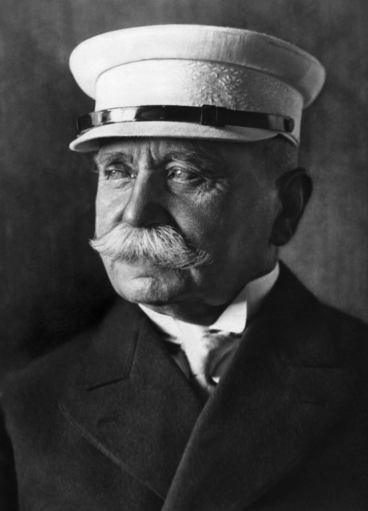 The up and down history of the airship