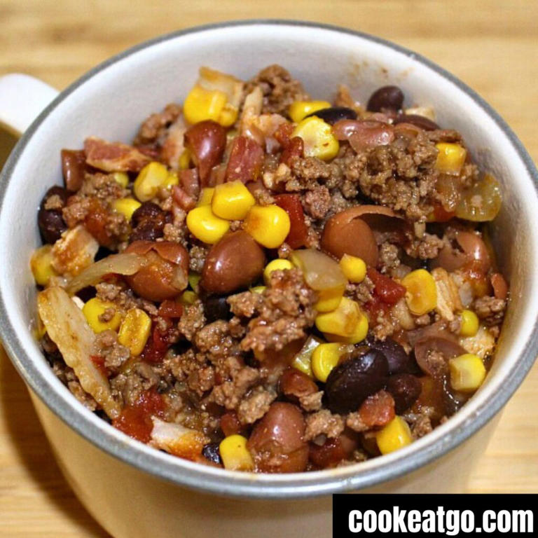 Easy weeknight slow cooker ground beef chili!